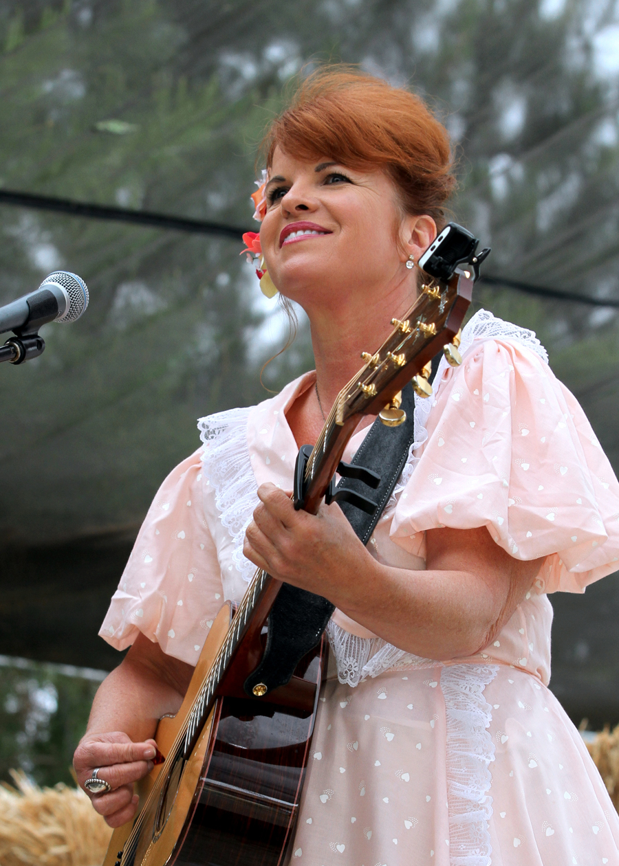 Common Threads: The Lacemakers | San Diego Troubadour