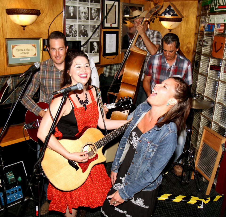 Nena Anderson: The Music of Letters and Serenades | San Diego Troubadour