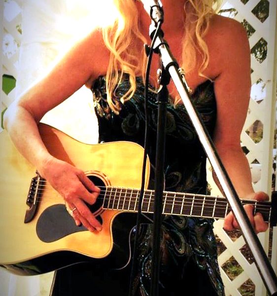 Nisha Catron Sings in the Key of Truth | San Diego Troubadour