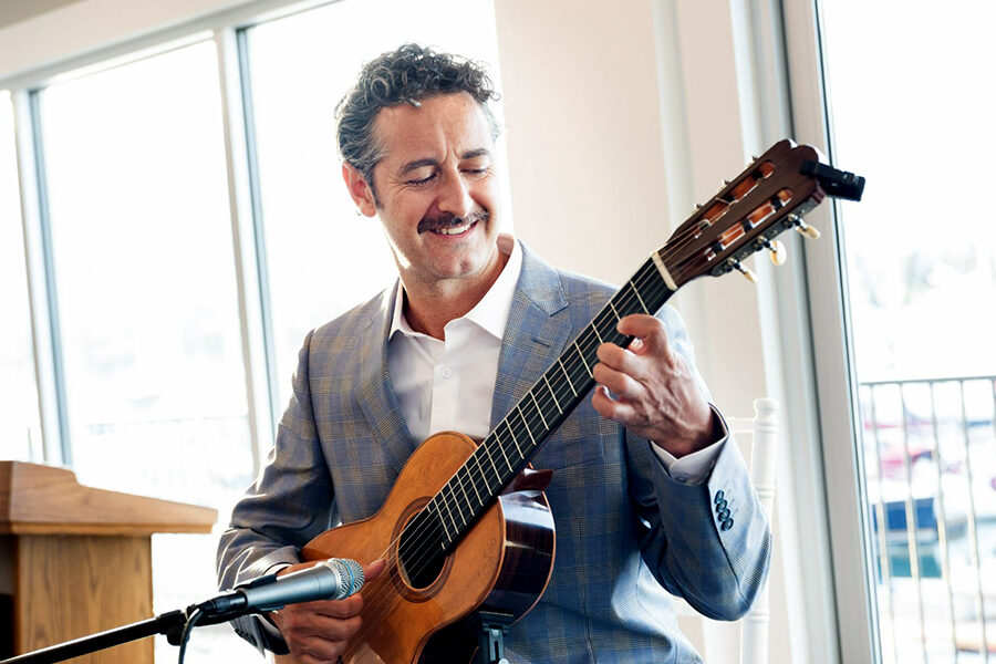 Aaron Lind’s Musical Journey | San Diego Troubadour